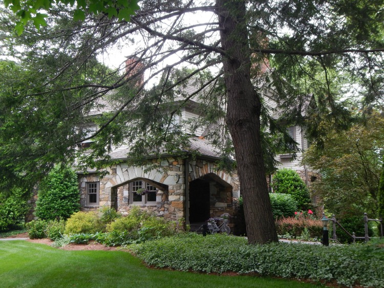 3 Reasons to visit Asheville | Hippies to Boomers